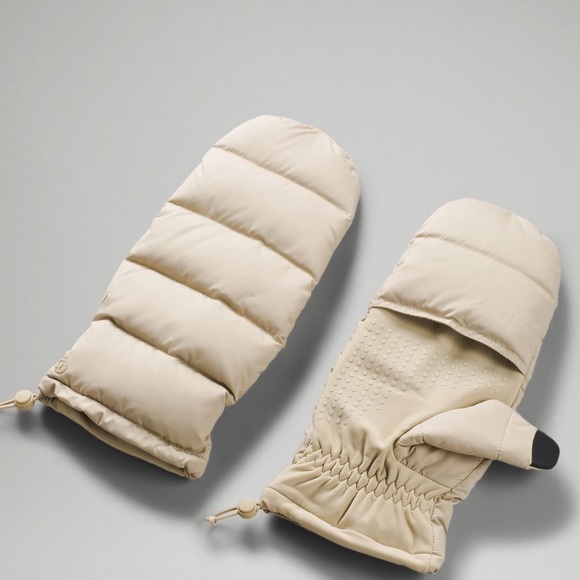 lululemon athletica | Accessories | Nwt Lululemon Wunder Puff Mittens ...